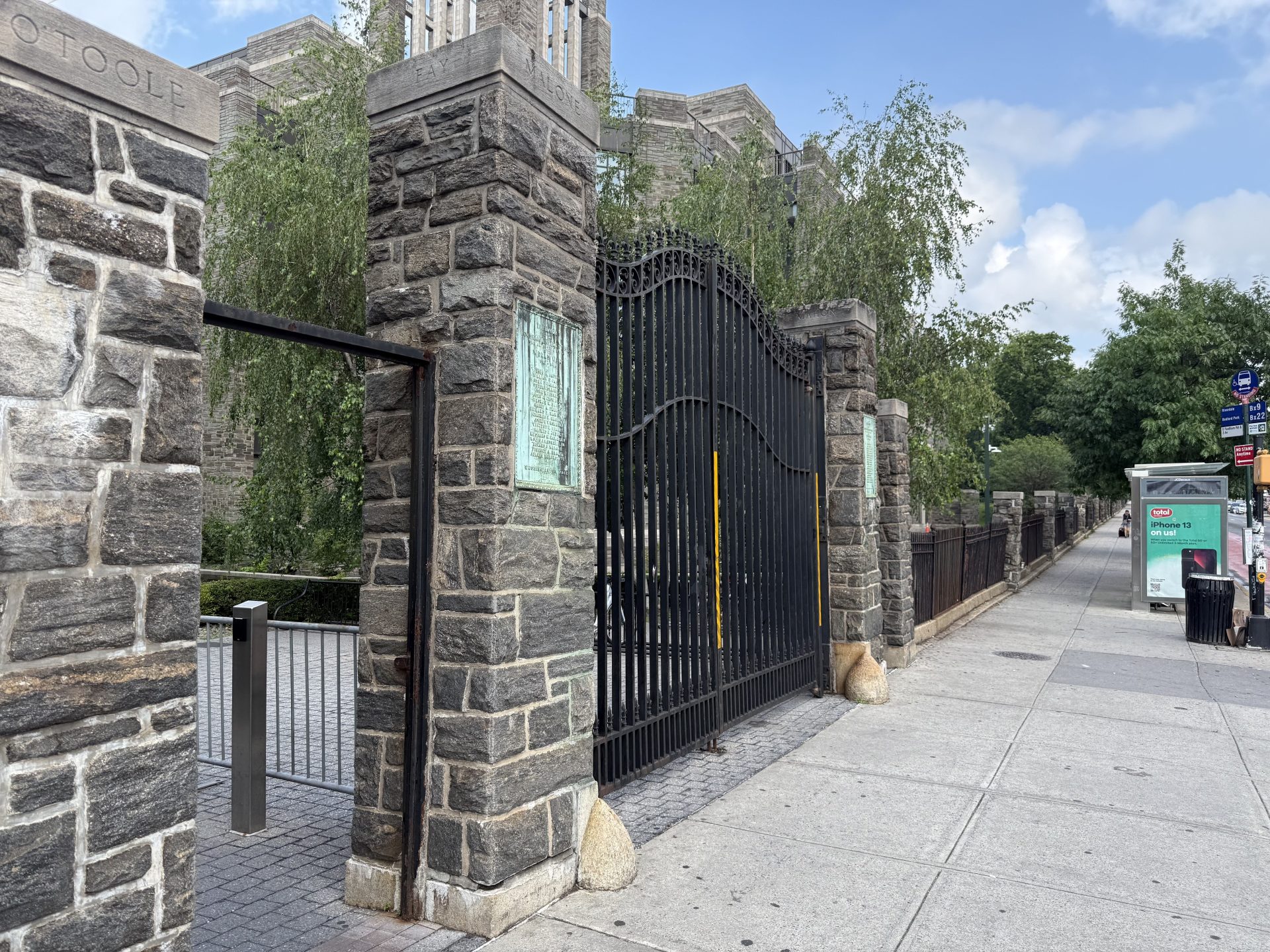 FORDHAM UNIVERSITY MEN WHO MADE THE SUPREME SACRIFICE MEMORIAL GATES ...