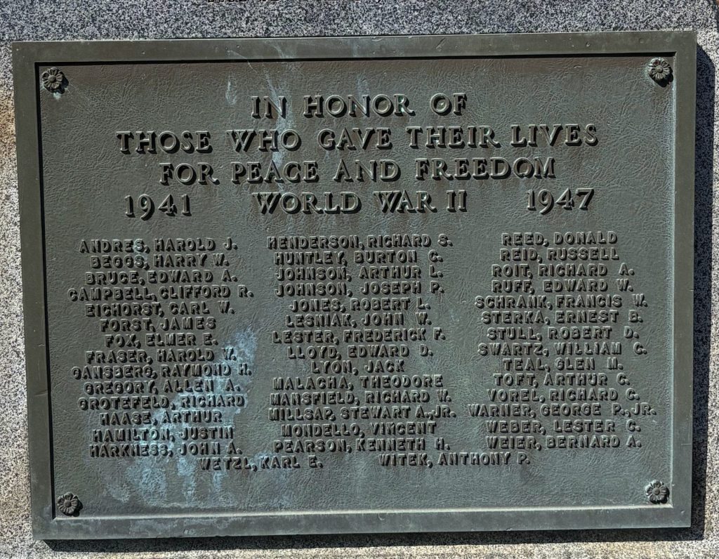 MEMORIAL PARK DOWNERS GROVE WORLD WAR II PLAQUE - National War Memorial ...